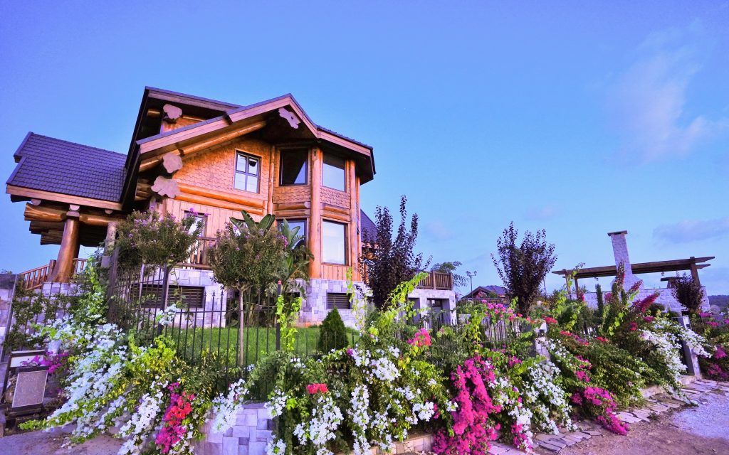 Morgan Luxury Log Home – Lebanon – Morgan Group